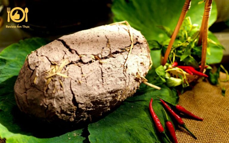 Top 4 quán gà nướng đất sét TPHCM giới trẻ đang săn lùng